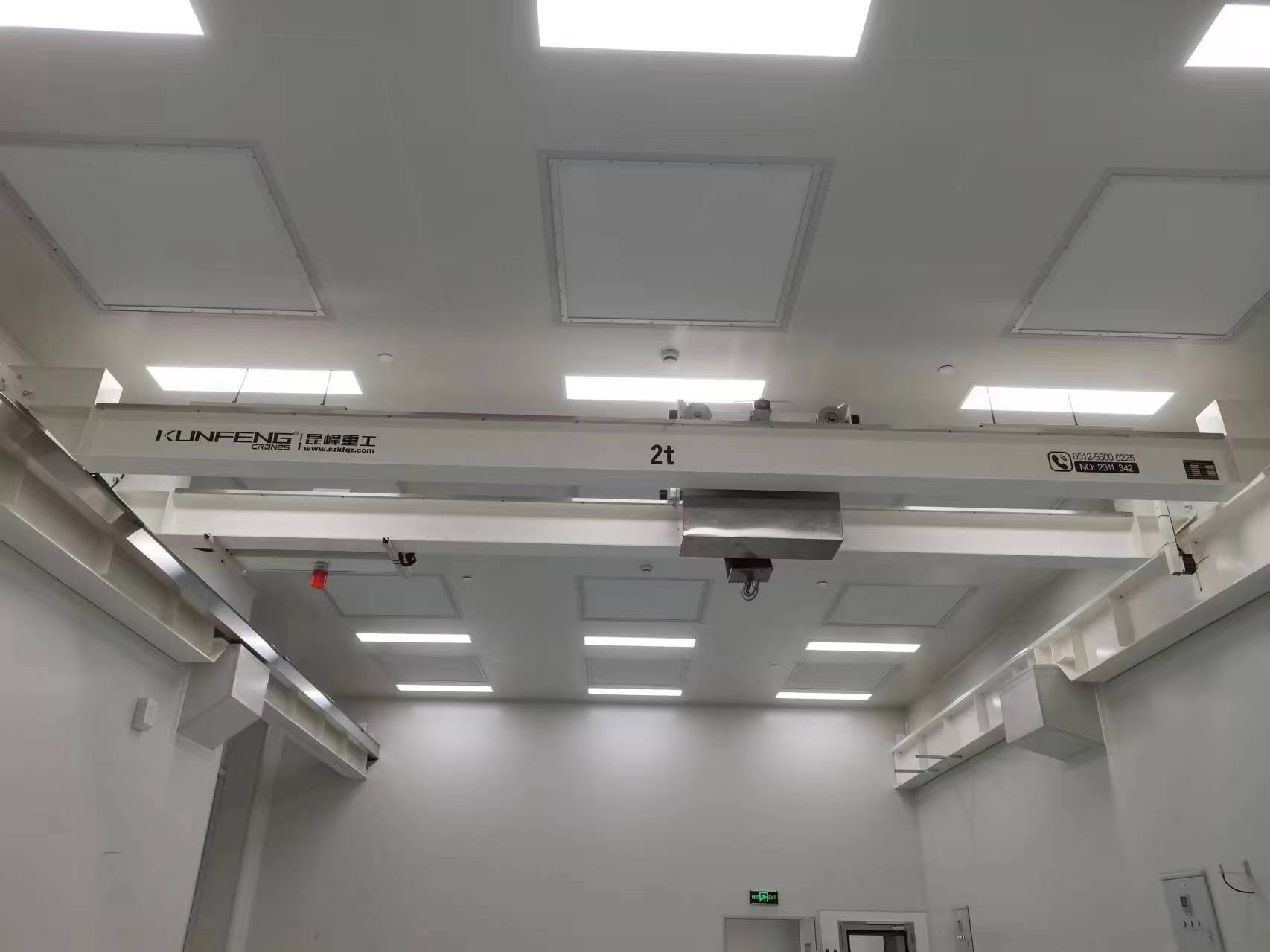 Class 1000 Clean Room Lifting Device